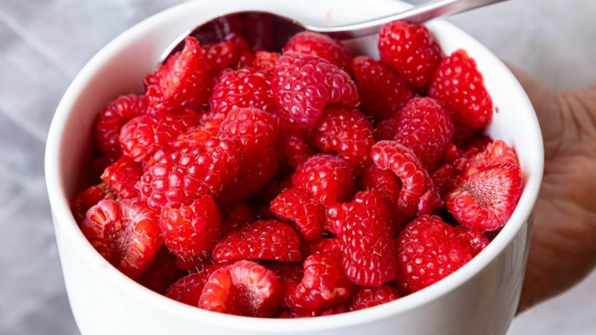 10 Superfood Berries You Should Be Eating Every Day