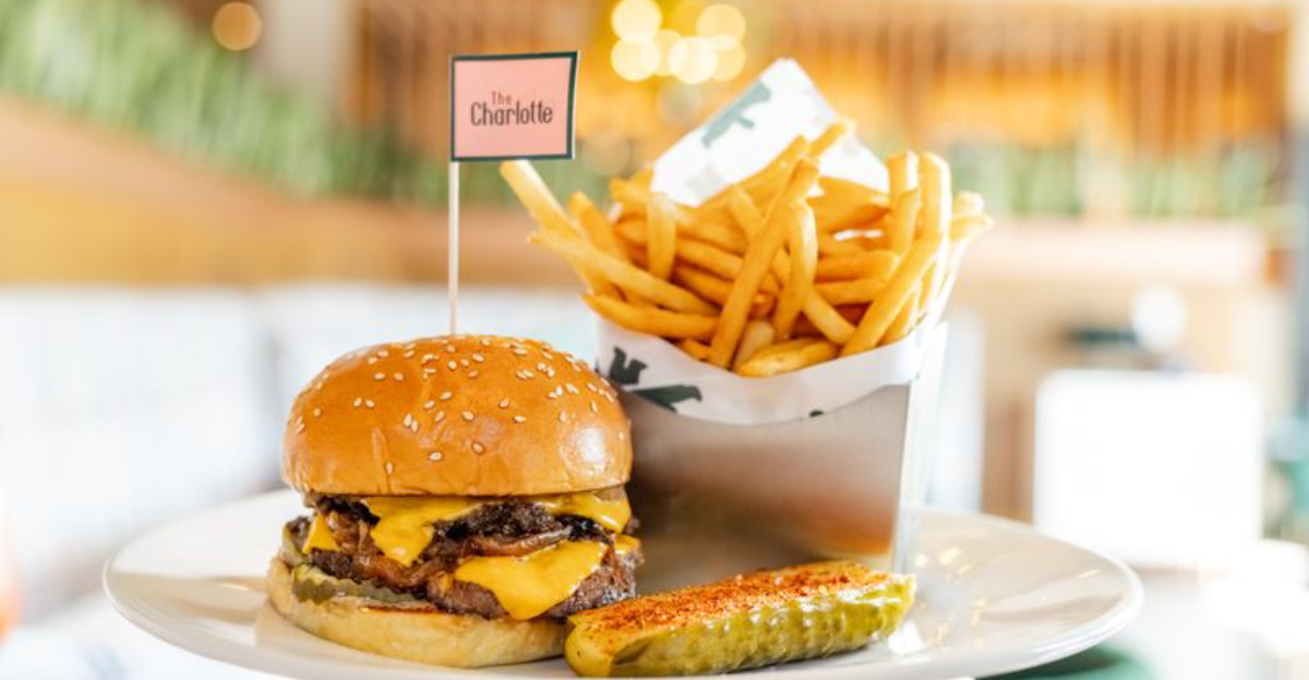 7 Overhyped Burger Chains—And 5 Hidden Gems That Get It Right